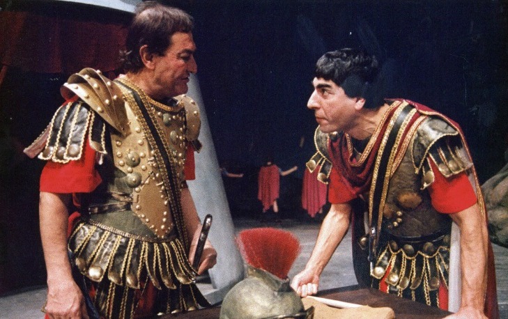 Dramaturgi: Julius Cesar - Jül Sezar